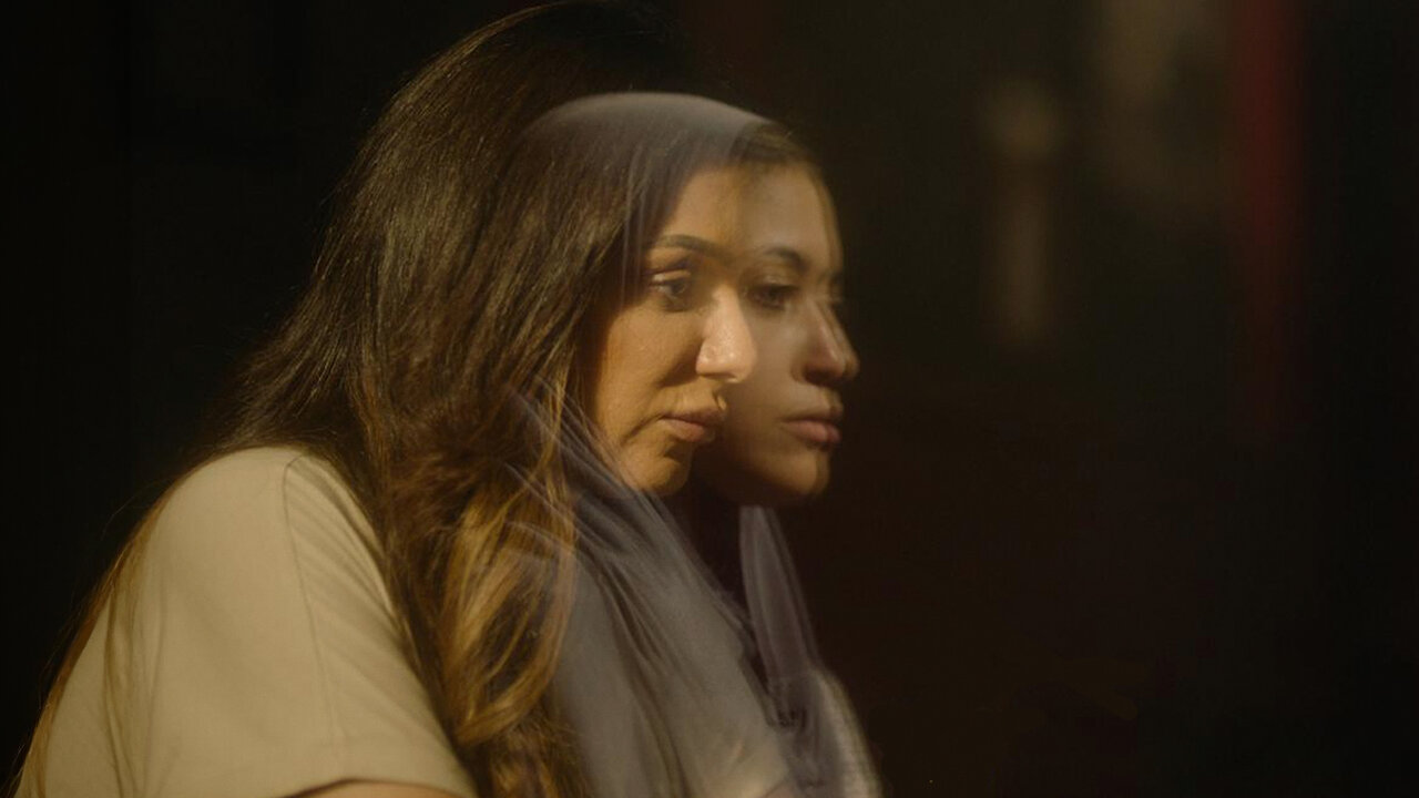 Watch Kamla | Netflix